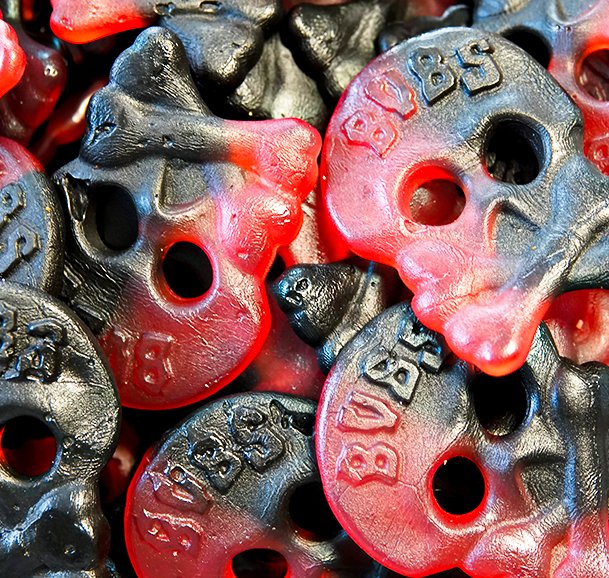Bubs Raspberry Double Flavor Skulls - Schepsnoep – Candywrap.nl